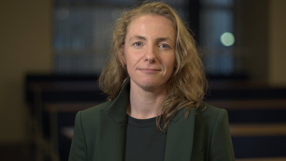 'Bwlch yn yr ymchwil o ran anafiadau rygbi merched' - BBC Cymru Fyw