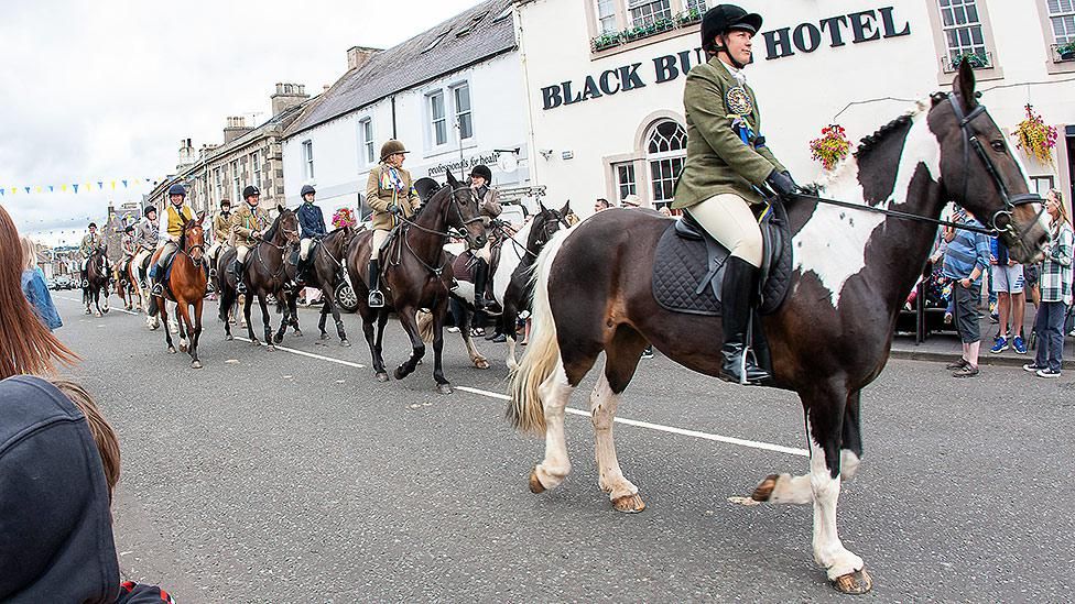 In pictures: Lauder Common Riding - BBC News