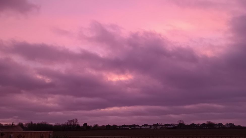 Yorkshire and Lincolnshire's stunning sunset spectacle - BBC News