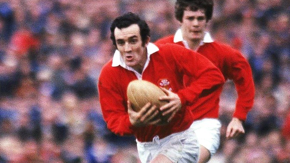 Llanelli 9-3 Seland Newydd: "Rwy'n siŵr i fi weld deigryn ar foch Dad ...
