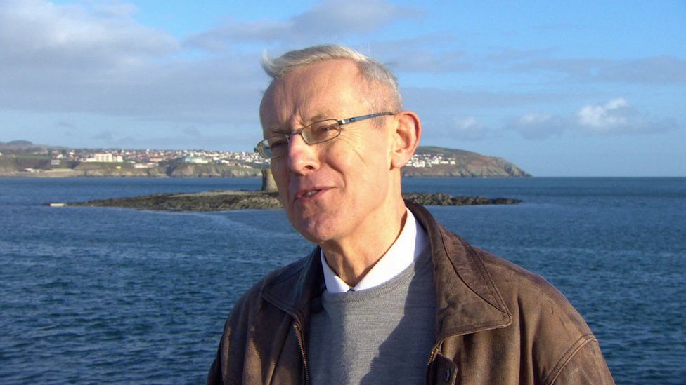 Isle of Man 'must update abortion law' - BBC News