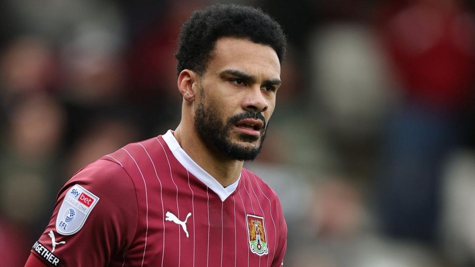 Jordan Willis signs new two-year deal with Northampton Town - BBC Sport