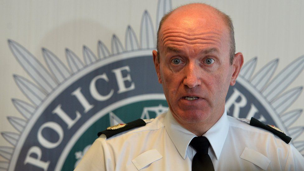 Police 'appeared to ignore rules' in strip searches on teens - BBC News