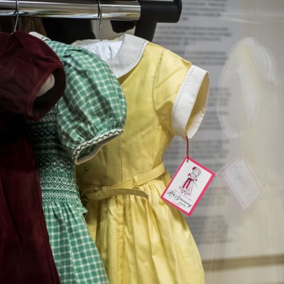 Leicestershire exhibition of children's clothes from 1600s - BBC News
