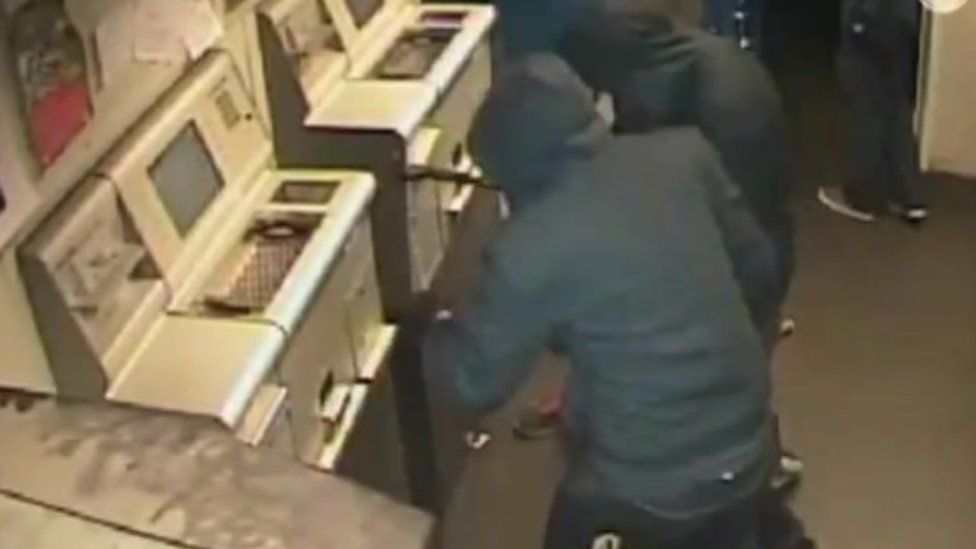 Manchester cashpoint and safe raid gang jailed - BBC News