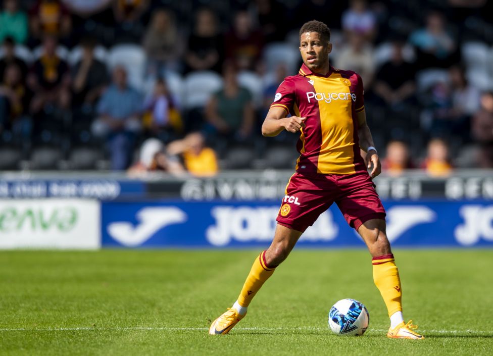 Carroll & Aitchison in Motherwell exit - BBC Sport