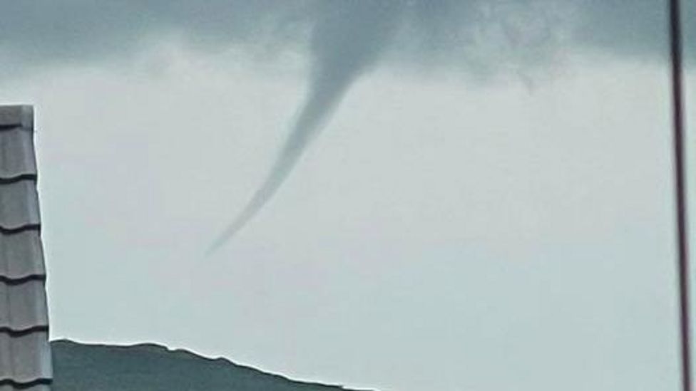 Funnel clouds captured on camera in Devon and Cornwall - BBC News