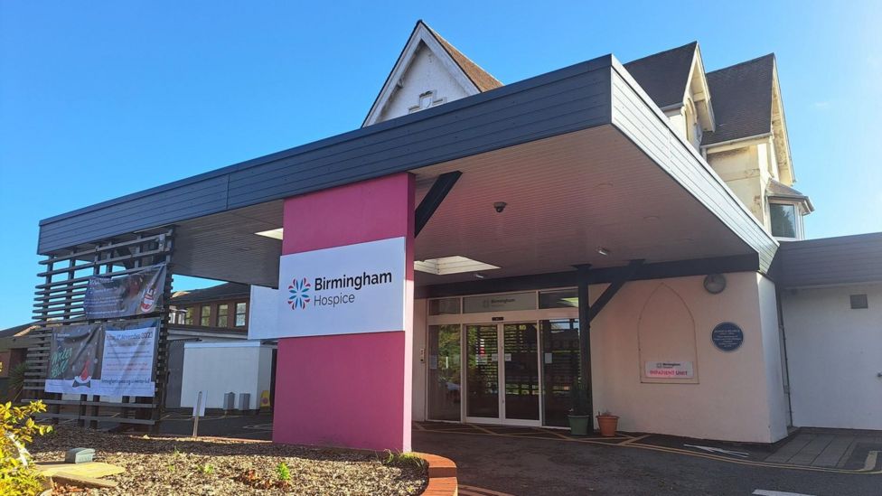 Birmingham Hospice cuts will be 'agonising for families' - BBC News