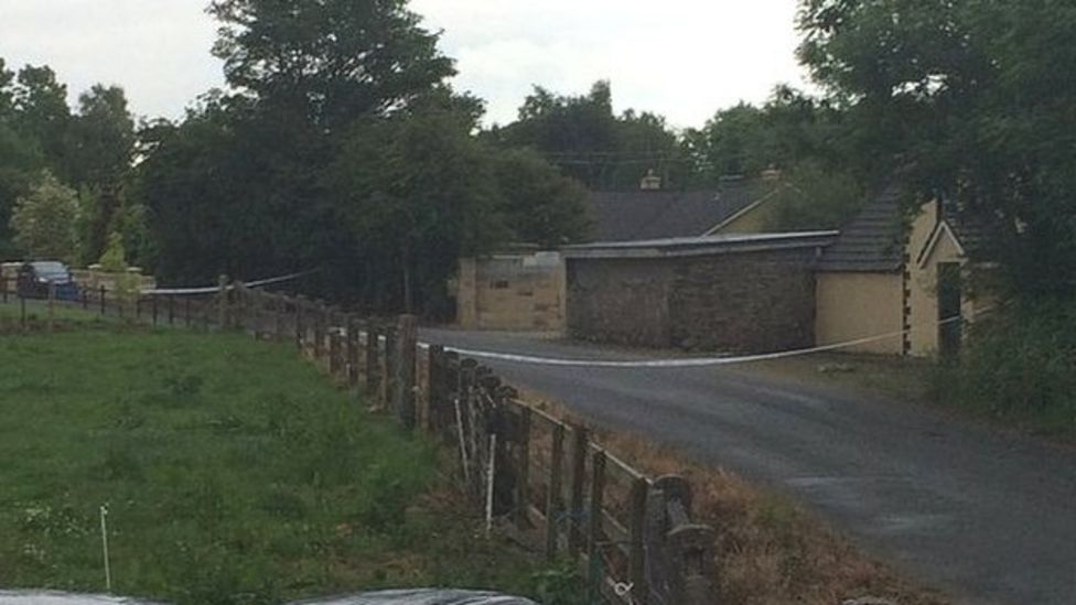 County Limerick: Three arrested after man shot dead - BBC News