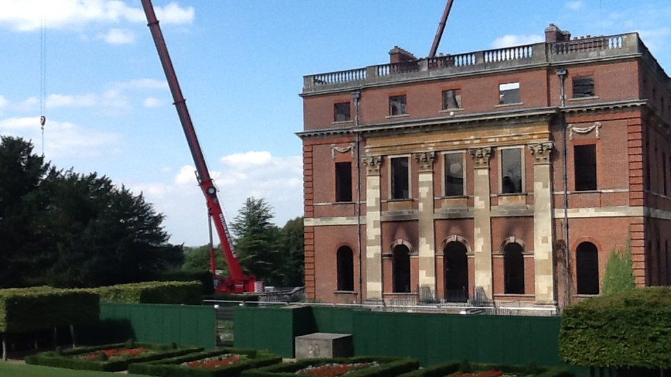 Clandon Park House: Inside fire-hit mansion - BBC News