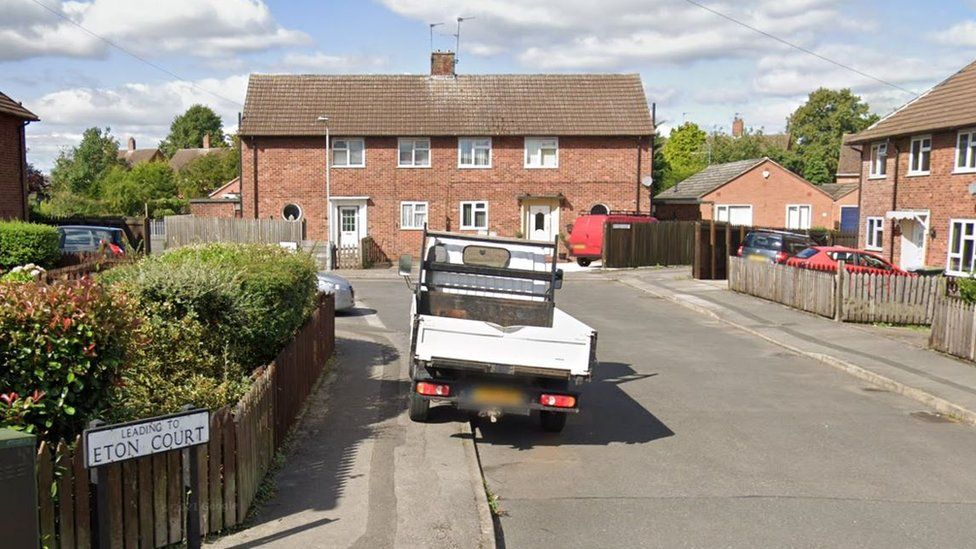 Woman dies in hospital after Newark house fire - BBC News