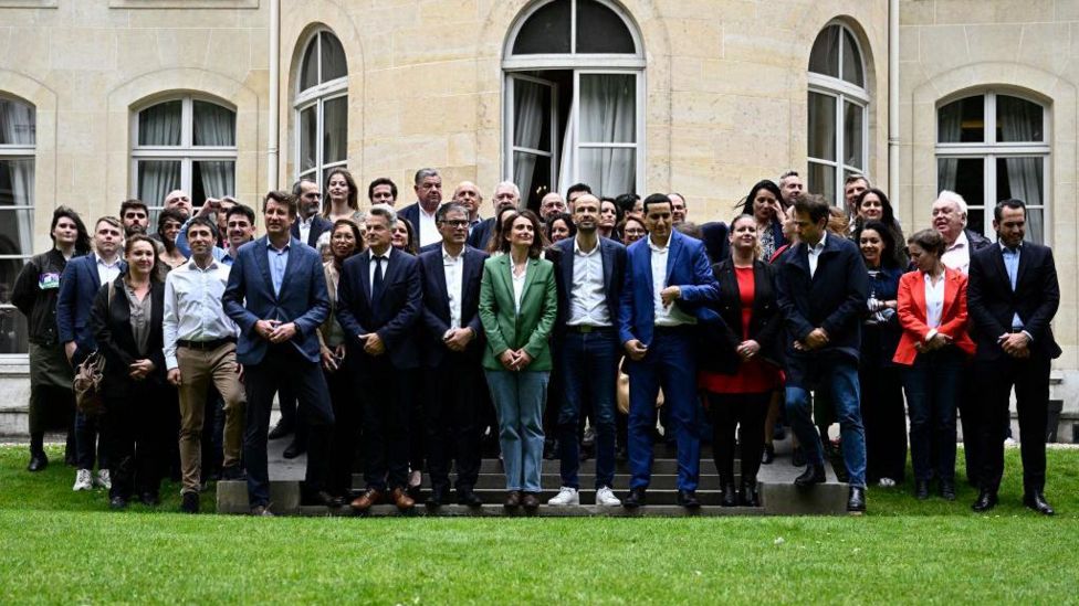 French elections: Left-wing parties form 'popular front' to fight ...