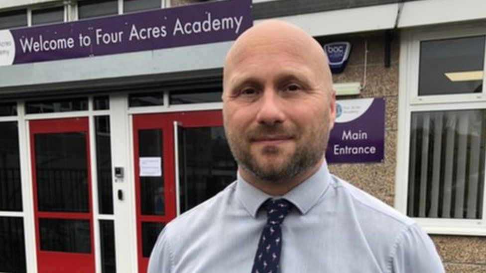 Bristol pupils ditch milk cartons to help planet - BBC News