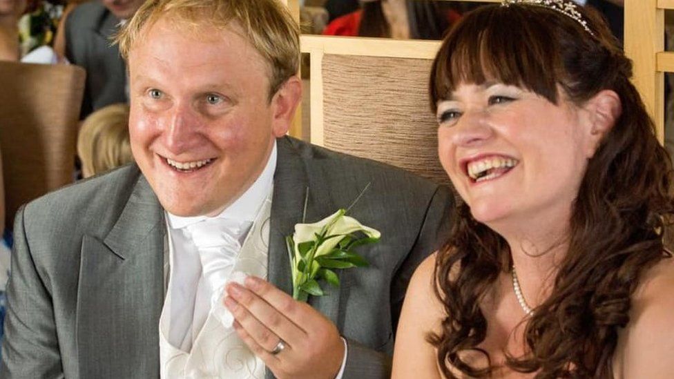 Widower Michael Knott lost ring on bike ride day before anniversary ...