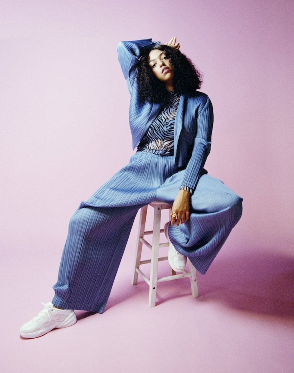 Mahalia: The singer drunk-dialling her way to fame - BBC News