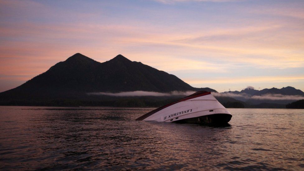 Canada boat tragedy: Further tributes paid to victims - BBC News