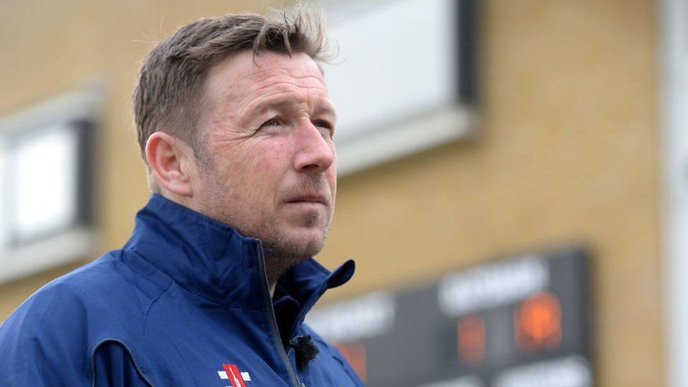 Glamorgan: Michael Hogan and Kieran Bull sign new contracts - BBC Sport