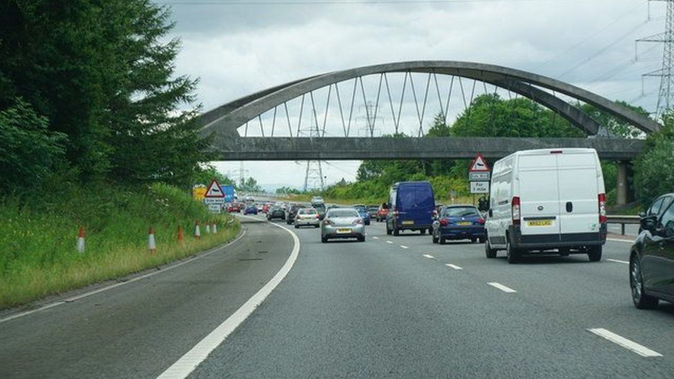 M56 death: Pedestrian struck by lorry on motorway - BBC News