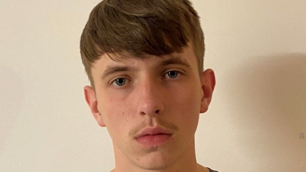Kyle Hackland: Boy, 16, held on suspicion of teenager's murder - BBC News