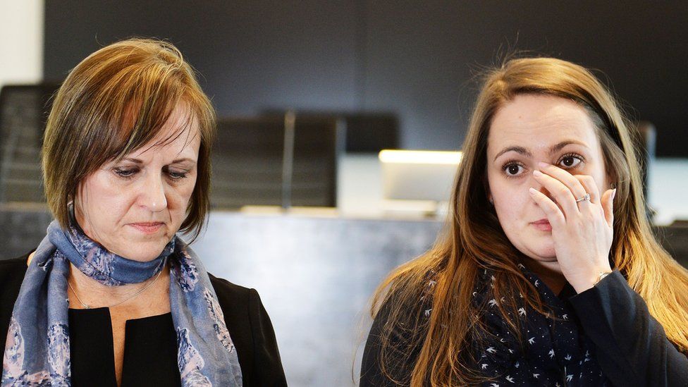 Oliver Dearlove: Trevor Timon jailed for one-punch killing - BBC News