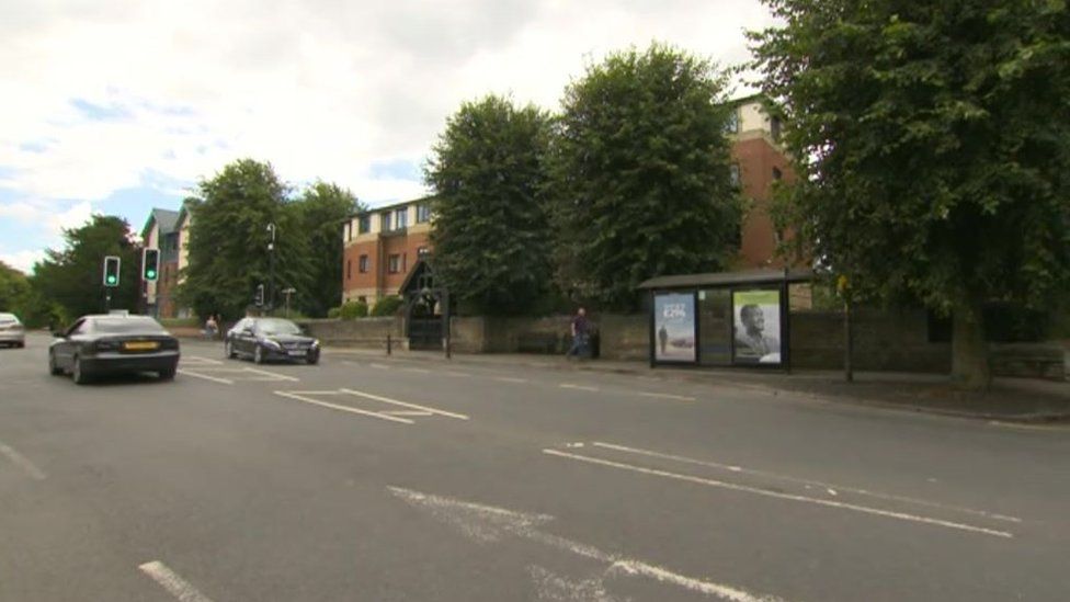 Three murder bid arrests after man stabbed in Rugby - BBC News