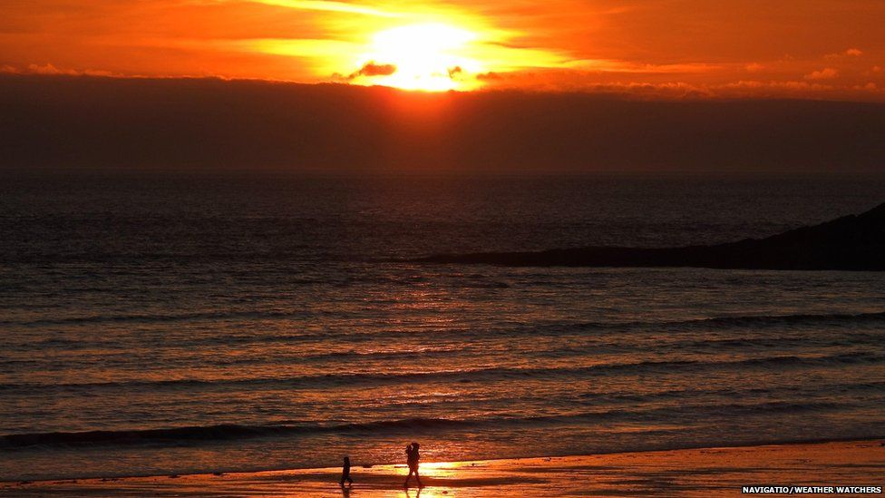 Dazzling sunsets as the year draws to an end - BBC Weather Watchers
