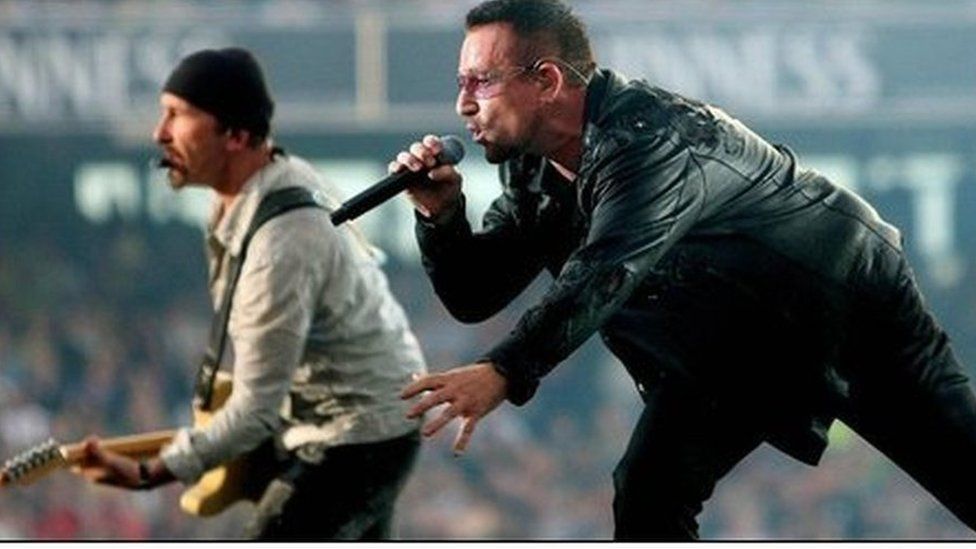 Belfast: U2 plays first concerts since cancelling Paris gig - BBC News