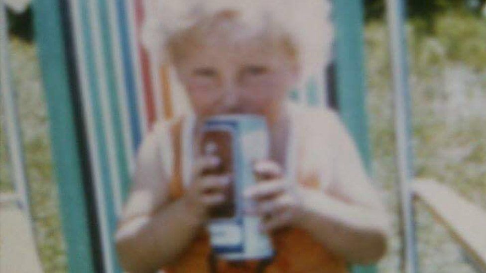 More than 730 on 'long-term' missing list - BBC News