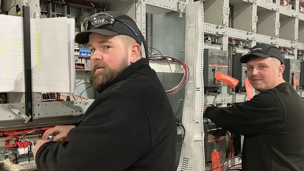 Vertiv: Engineering firm to create 200 jobs in Londonderry - BBC News