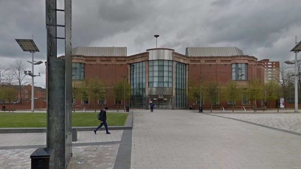 Boy admits attempt to rob woman, 93, at Oldham bus stop - BBC News