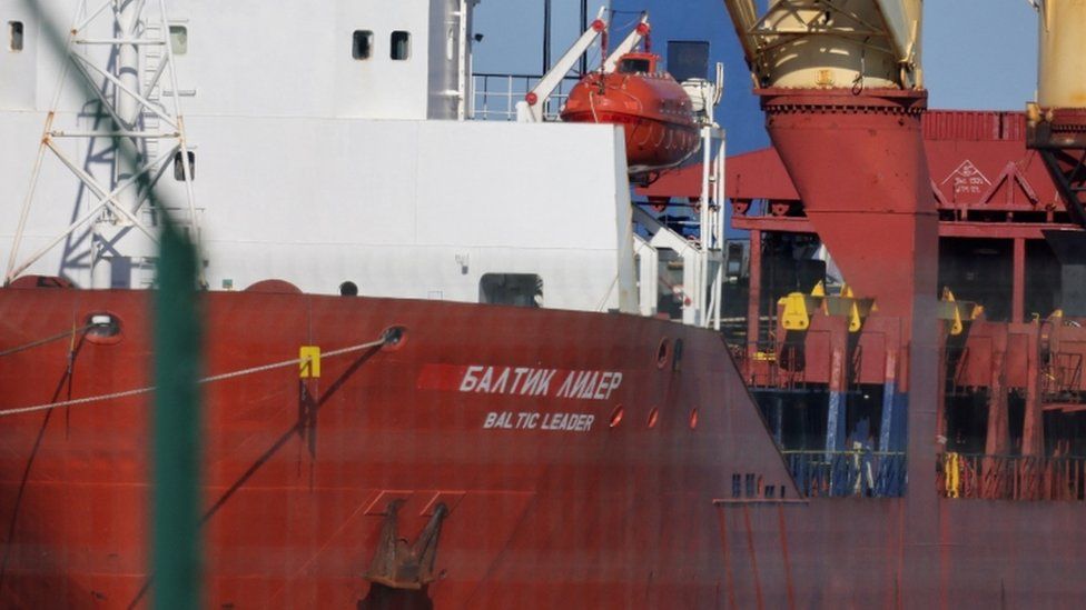 Ukraine invasion: Kyiv imposes curfew amid sabotage fears - BBC News