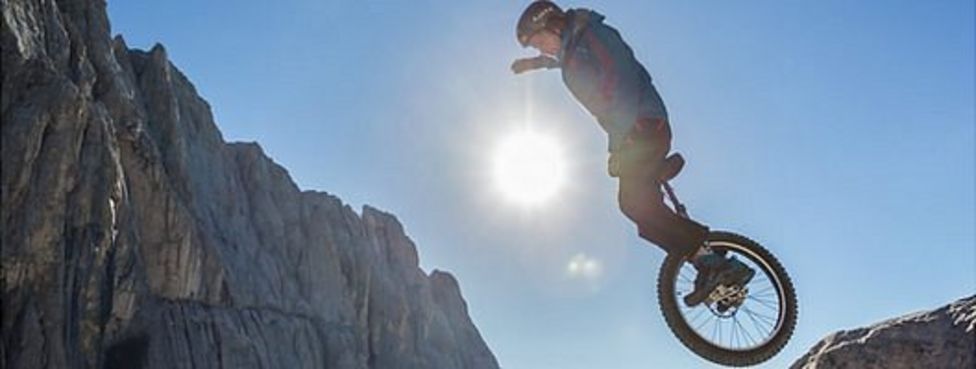 News Daily: Prostate cancer warning and US school shooting - BBC News