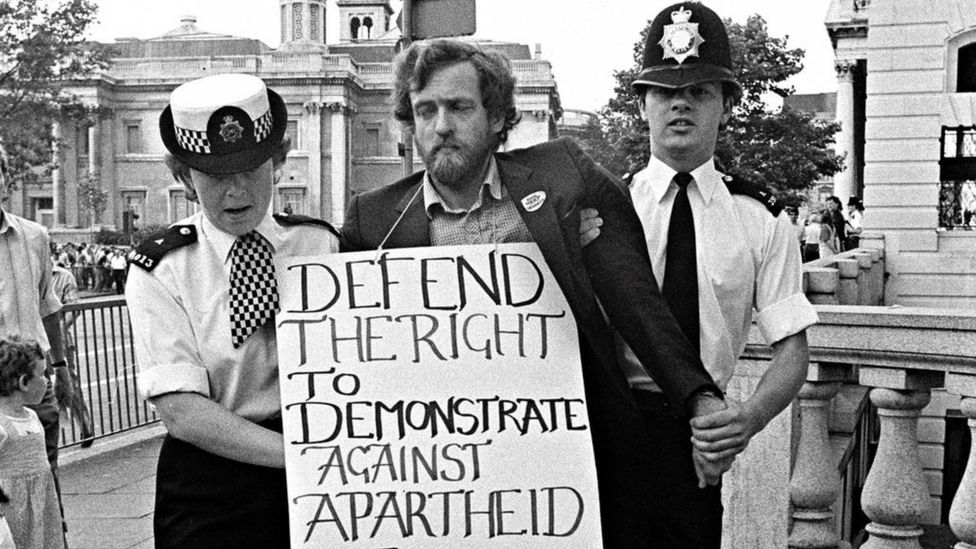 Rachel Riley wins £10,000 damages over Nazi tweet - BBC News