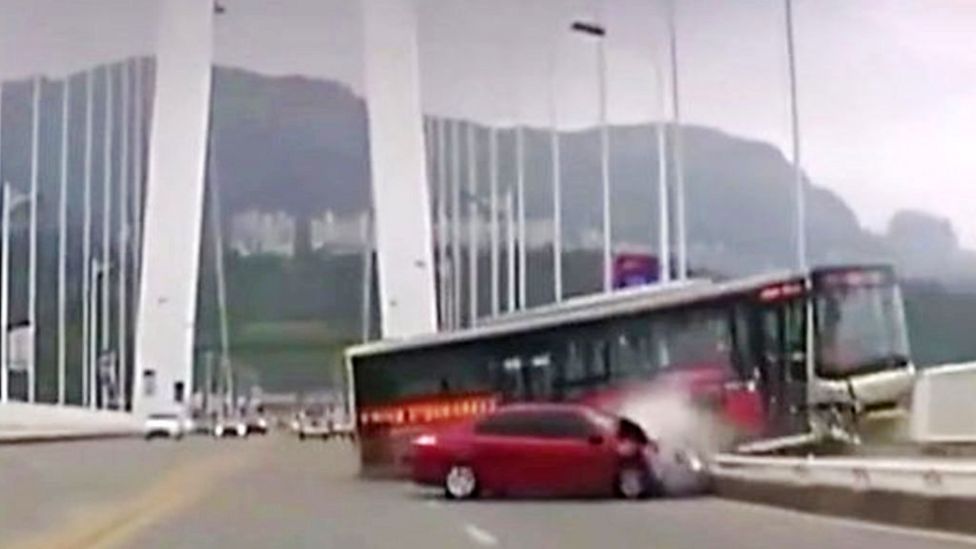 Chongqing bus plunge caused by fight between driver and passenger - BBC ...