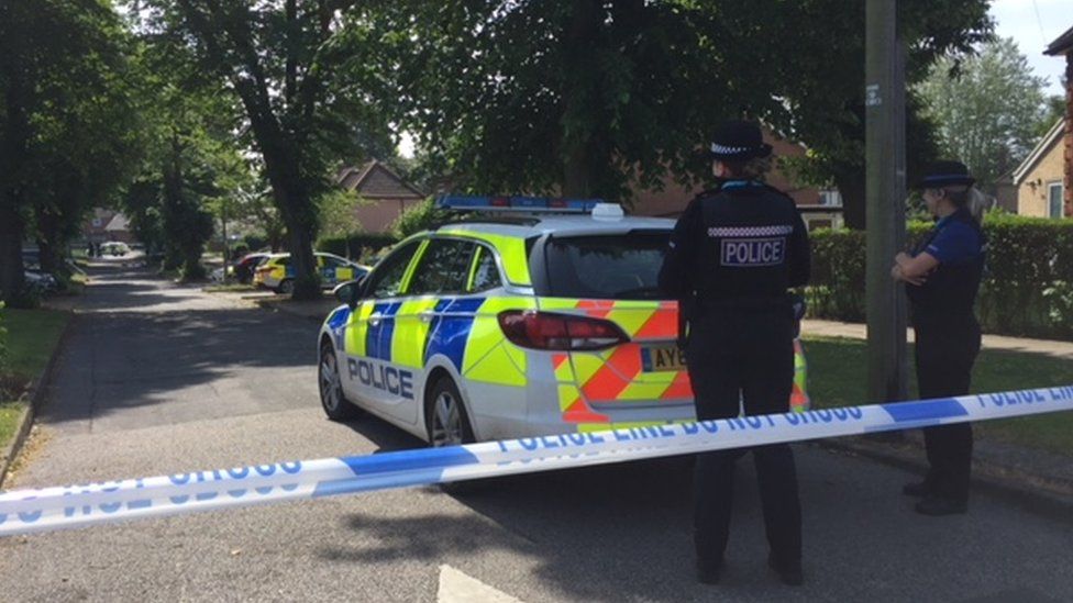 Ipswich stabbing: Boy and three men detained in Essex - BBC News