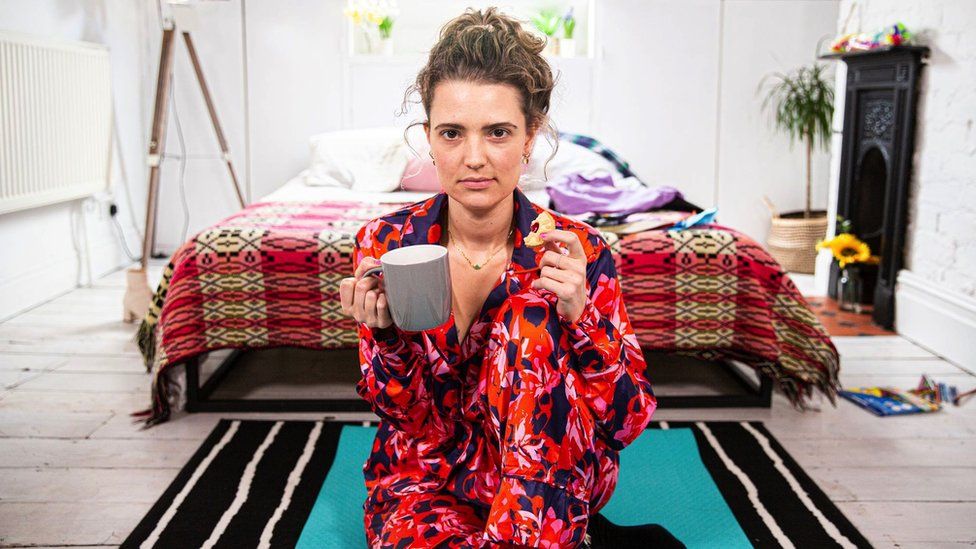 Mared Jarman: Dêtio gyda dallineb - BBC Cymru Fyw