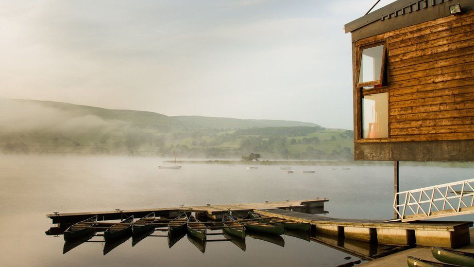 Buddsoddiad o £5.5m i wersylloedd Llangrannog a Glan-llyn - BBC Cymru Fyw