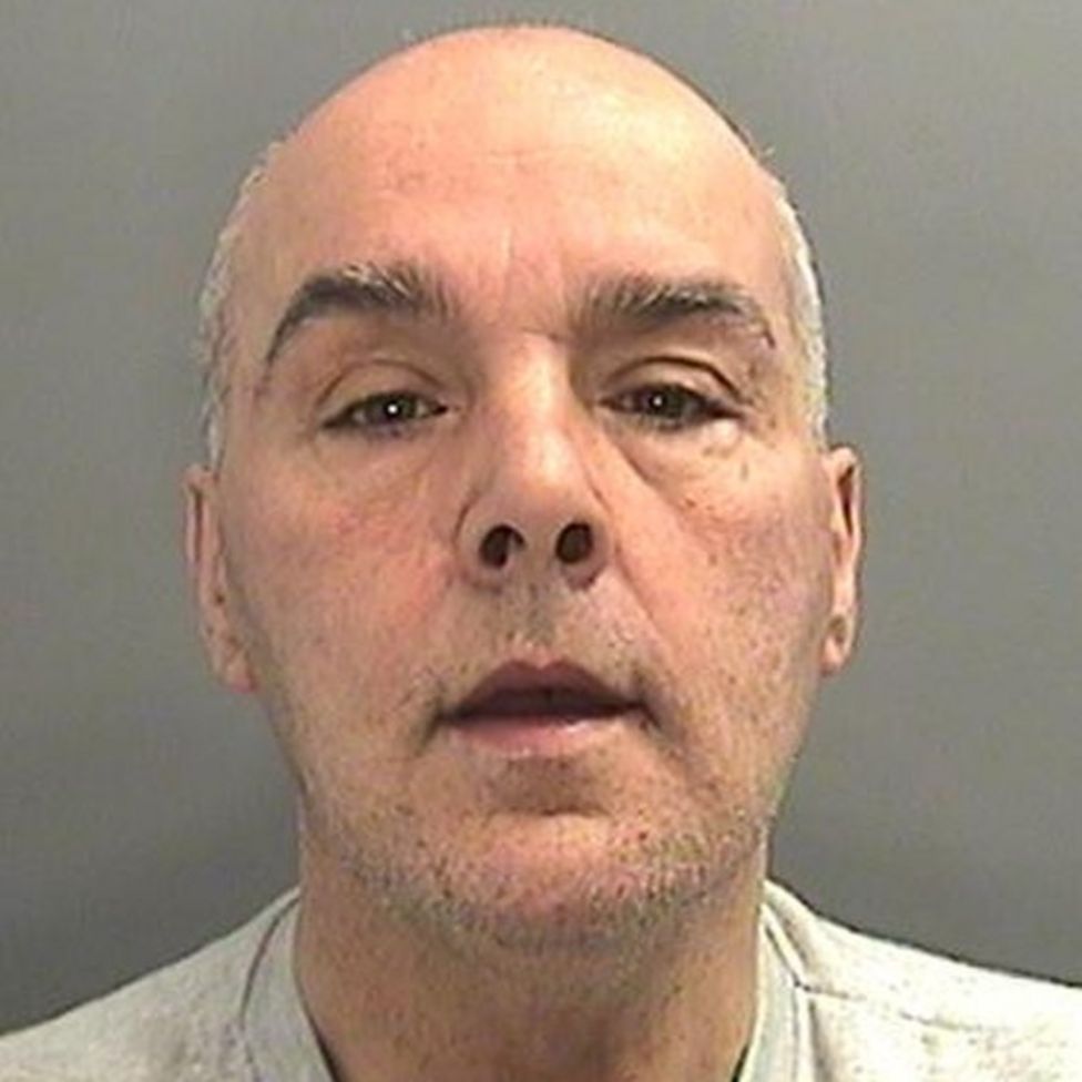 Stephen Pike jailed for murder of neighbour Clint Simms - BBC News