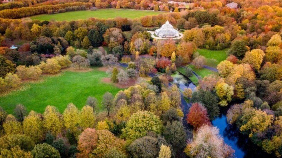 Sefton Park marks 150th anniversary with Paul McCartney photo - BBC News