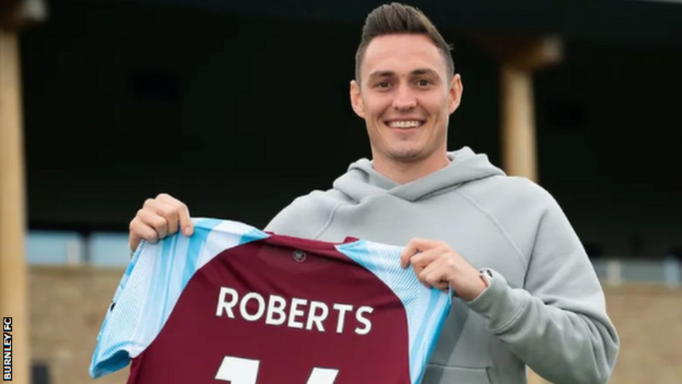 Connor Roberts: Burnley sign Wales defender from Swansea - BBC Sport
