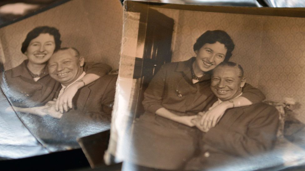 George Formby treasure trove found in a disused office cabinet - BBC News