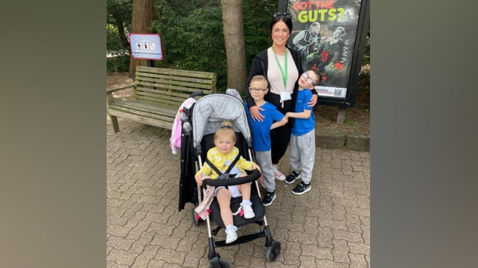 Hartlepool mum thanks public after son suffers seizure - BBC News