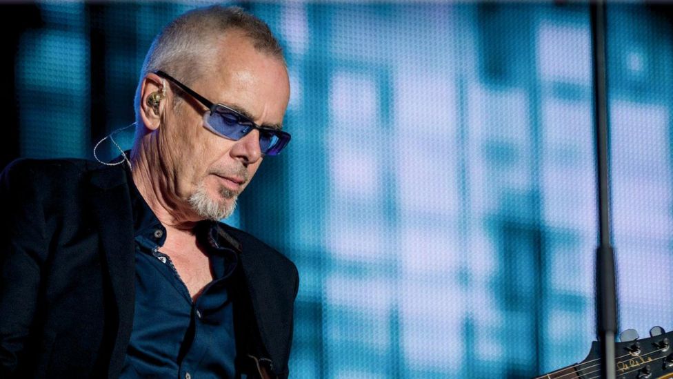 Nik Kershaw admits The Riddle lyrics are 'just nonsense' - BBC News