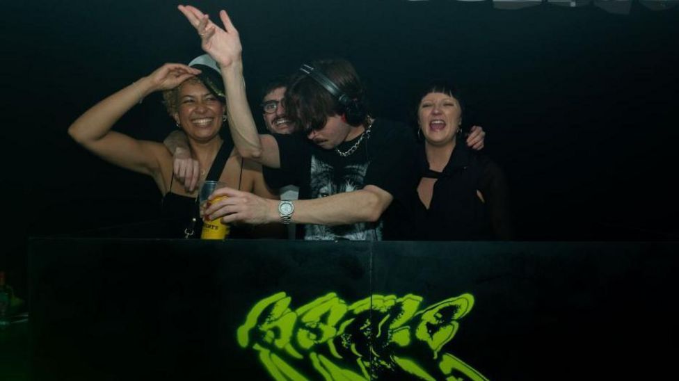 The story behind Ullapool's dance music club nights - BBC News