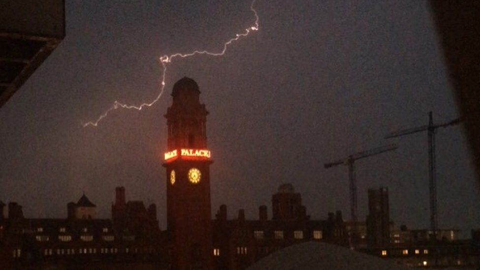 Power restored after Lancashire and Manchester storms - BBC News