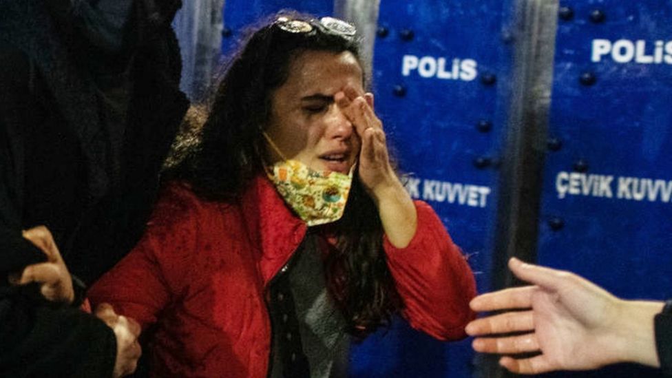 Oscar hopes for femicide documentary Dying to Divorce - BBC News