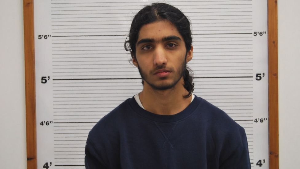 Humza Ali found guilty of trying to travel to Syria - BBC News