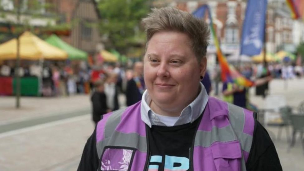 Thousands in Wolverhampton for Pride festival - BBC News