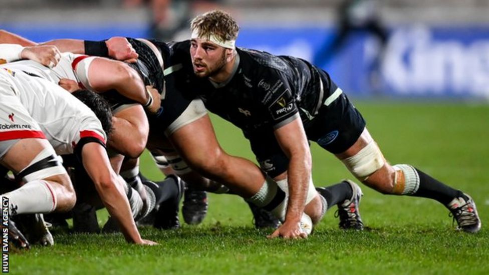 Ospreys lock Will Griffiths signs to stay at Welsh region - BBC Sport