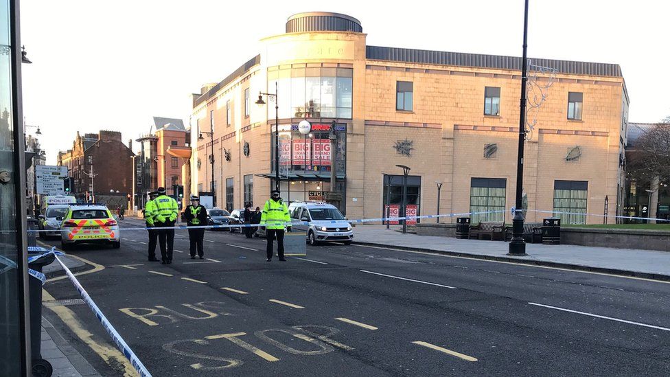 Teen arrested after man died following Dundee 'disturbance' - BBC News